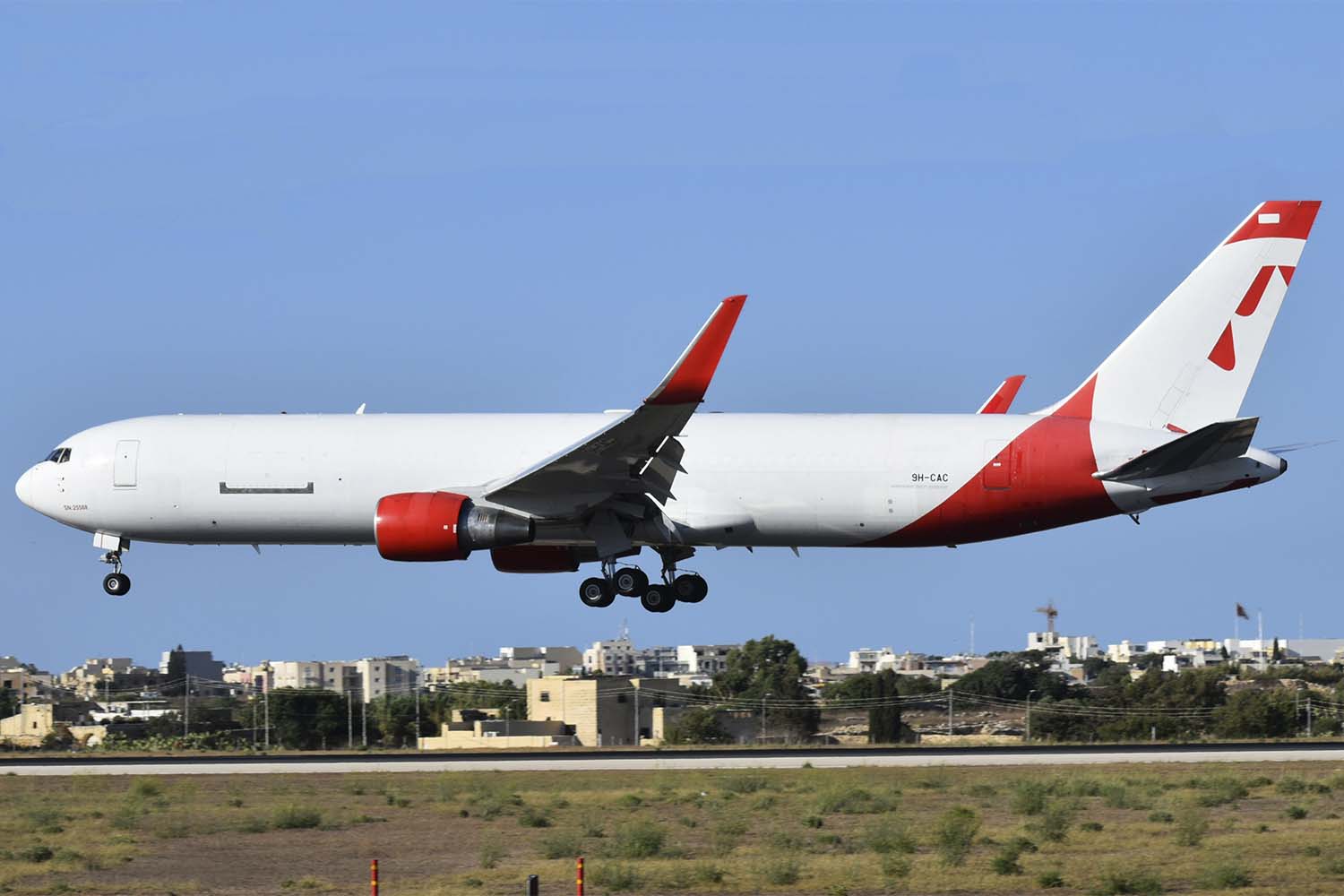 Primer Boeing 767 convertido a carguero en Europa - Fly News