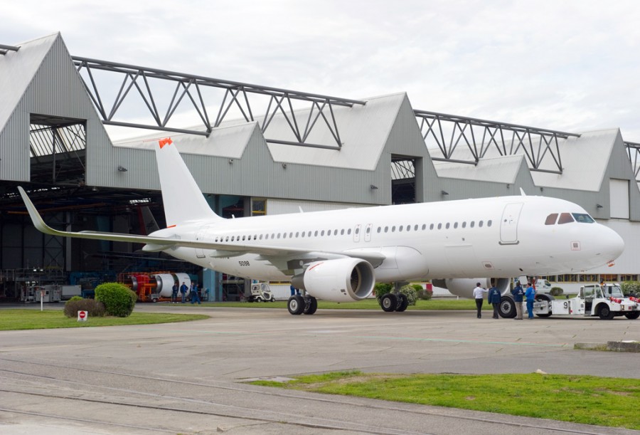 Airbus: primer A320 de producción con sharklets - Fly News