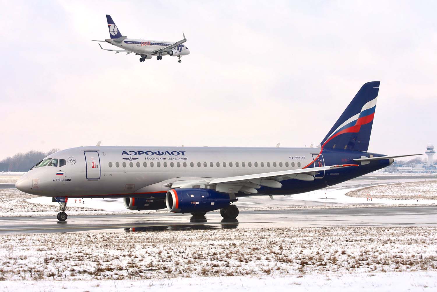 Sukhoi comienza las entregas de los 100 nuevos SSJ100 de Aeroflot - Fly ...
