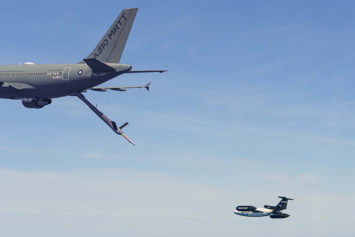 Airbus controla drones desde un MRTT - Fly News
