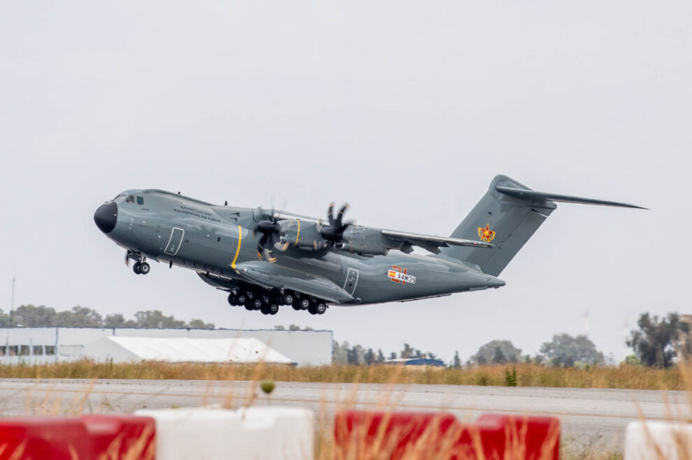 Vuela el primer Airbus A400M para Kazajistán - Fly News