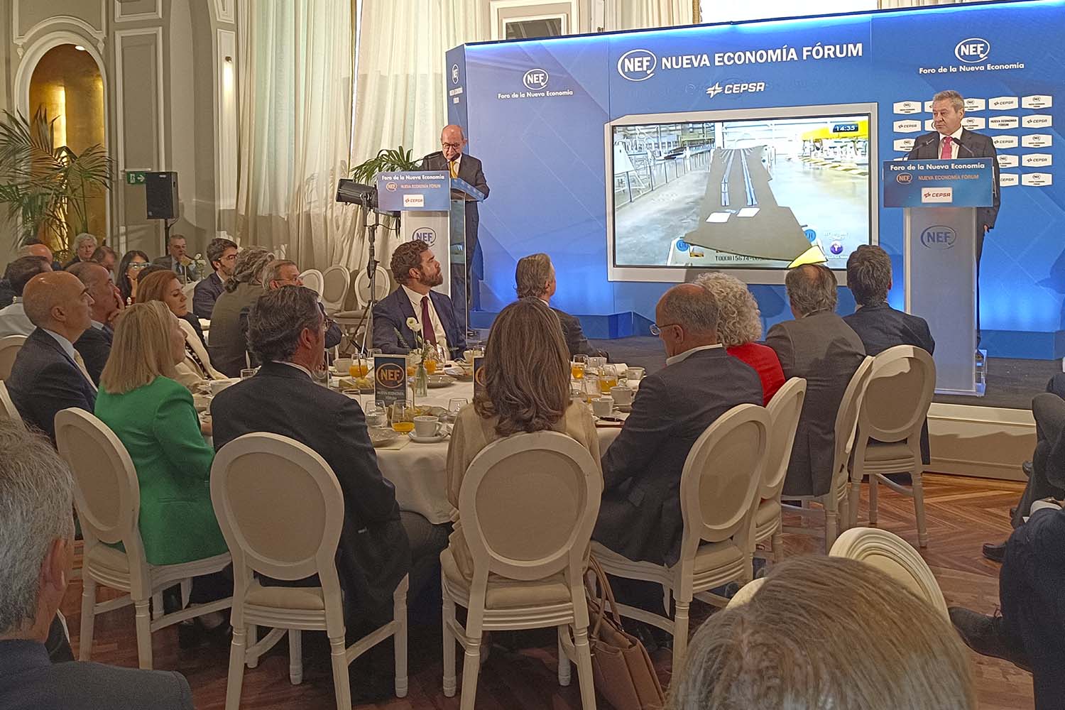 Alberto Gutiérrez, presidente de Airbus España en Nueva Economía Forum ...