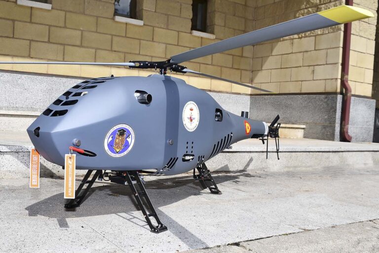 Primer UAV Alpha-900 para la escuela de UAS del Ejército del Aire - Fly ...