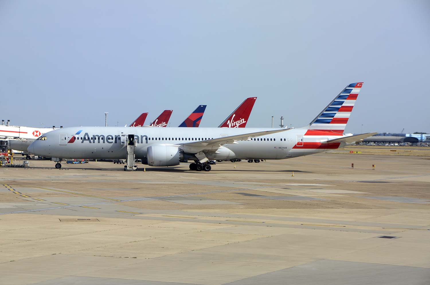 Boeing celebra las entregas del B-787 - Fly News