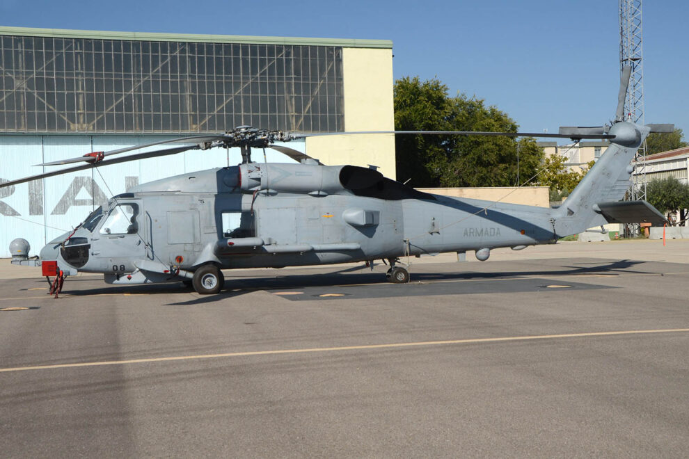 La Armada se “reequipa” - Fly News