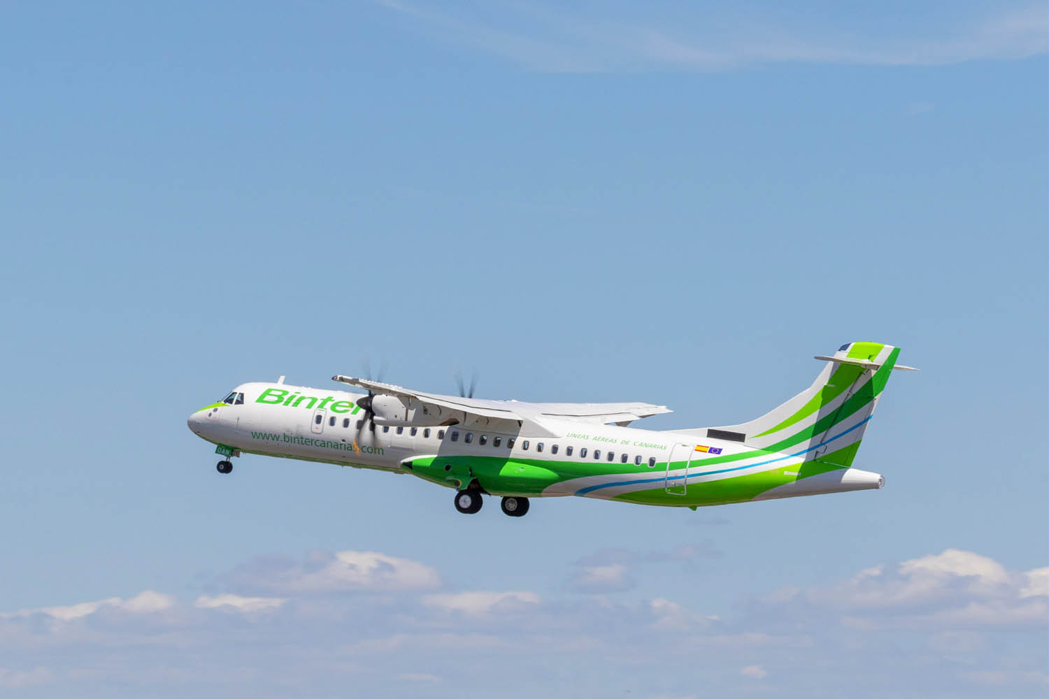 Cuatro ATR 72 más para Binter Canarias - Fly News