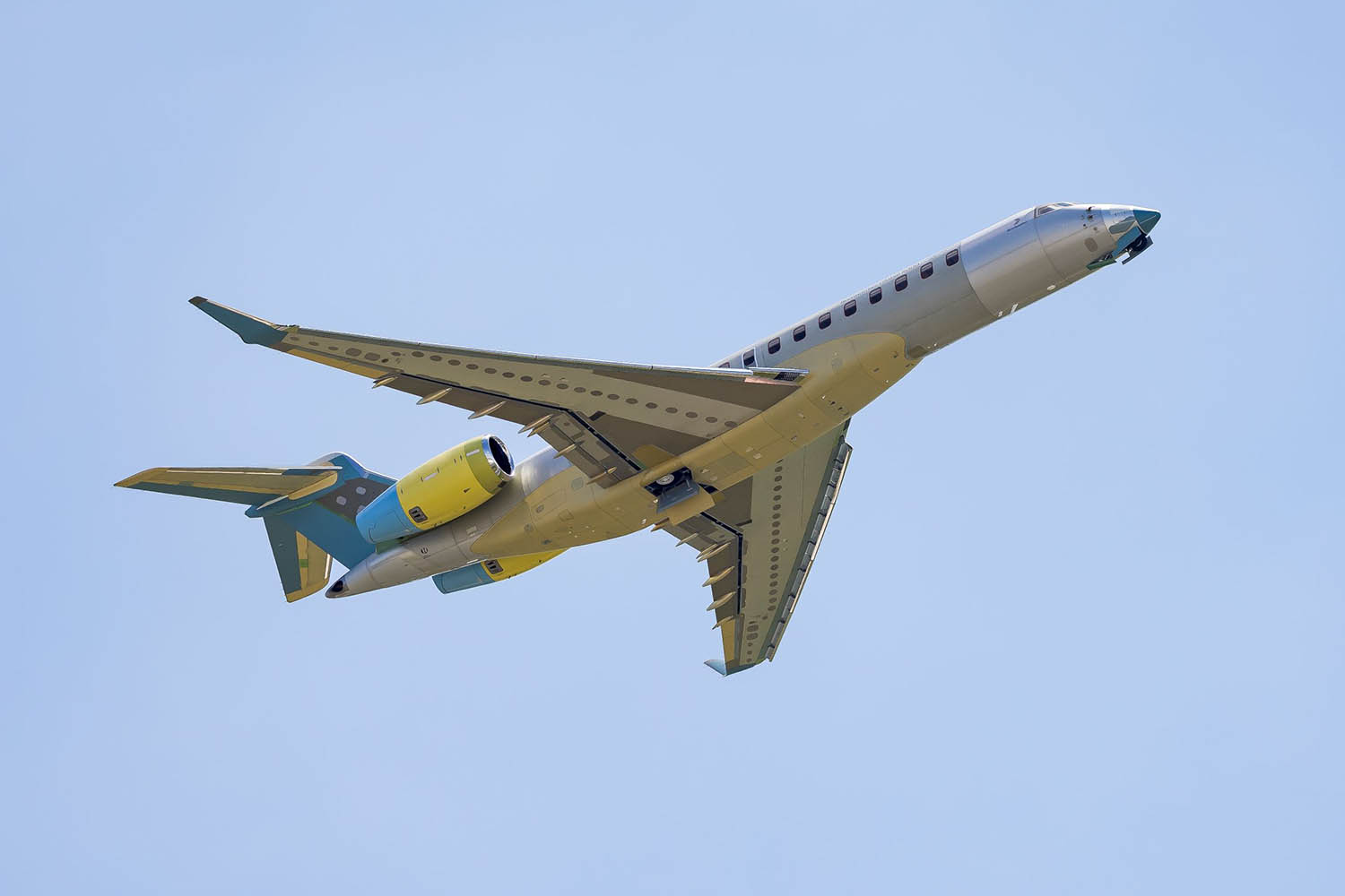 Vuela el primer Bombardier Global 8000 de serie - Fly News