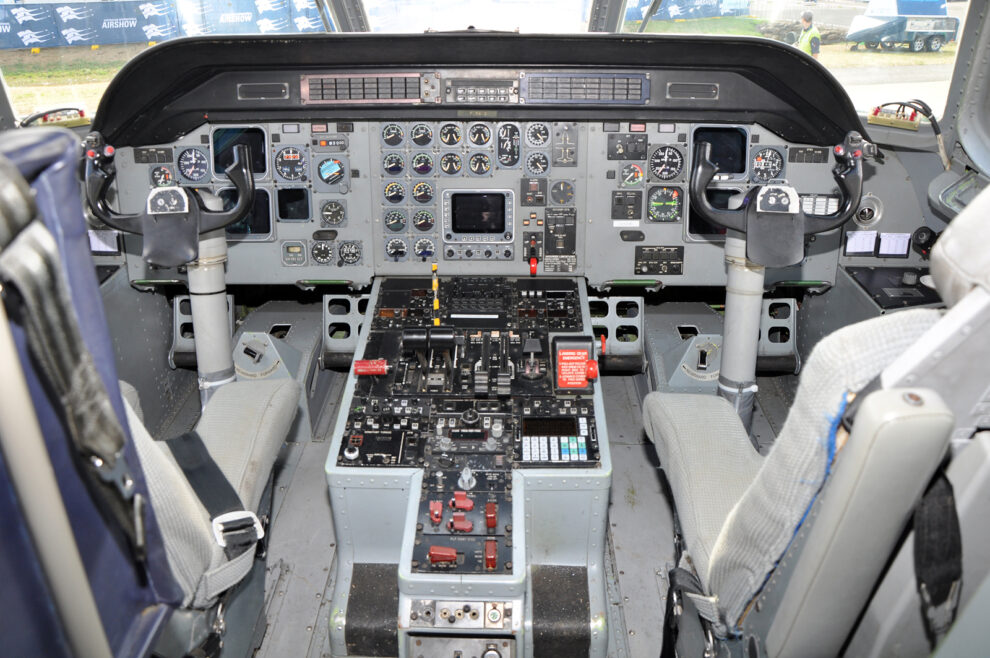 Francia moderniza el cockpit de sus CN-235 - Fly News