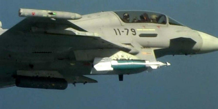 El Ejército del Aire lanza su primera bomba GBU-48 desde un Eurofighter ...