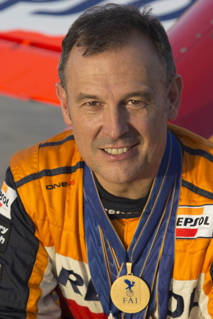 Cástor Fantoba Campeón de España de vuelo acrobático - Fly News