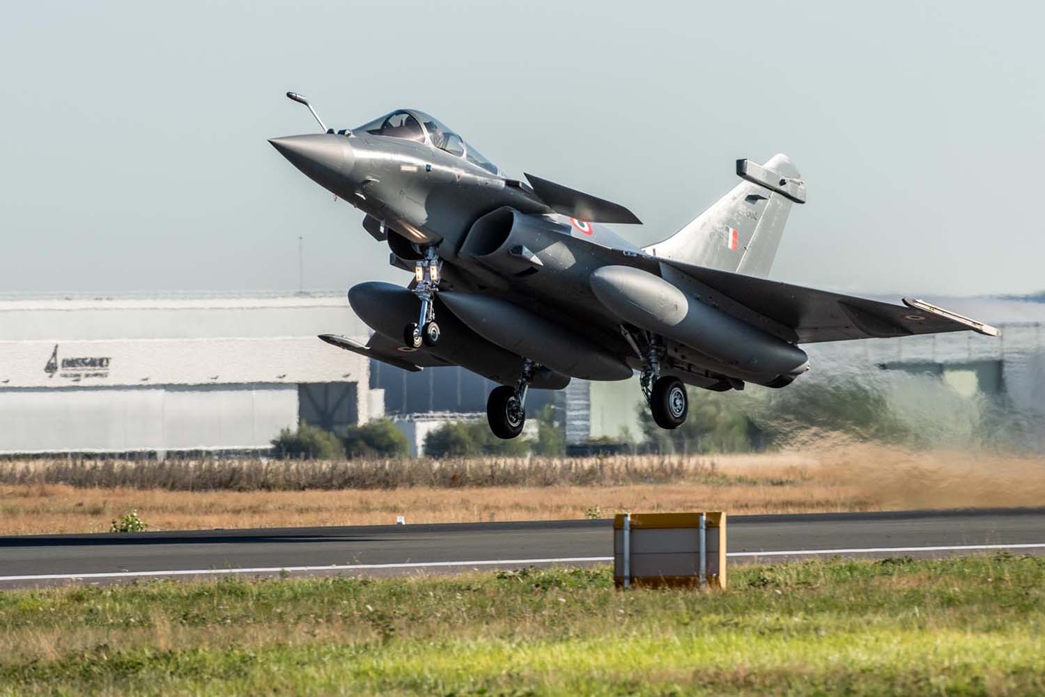 Dassault entrega a India los primeros cinco Rafale - Fly News