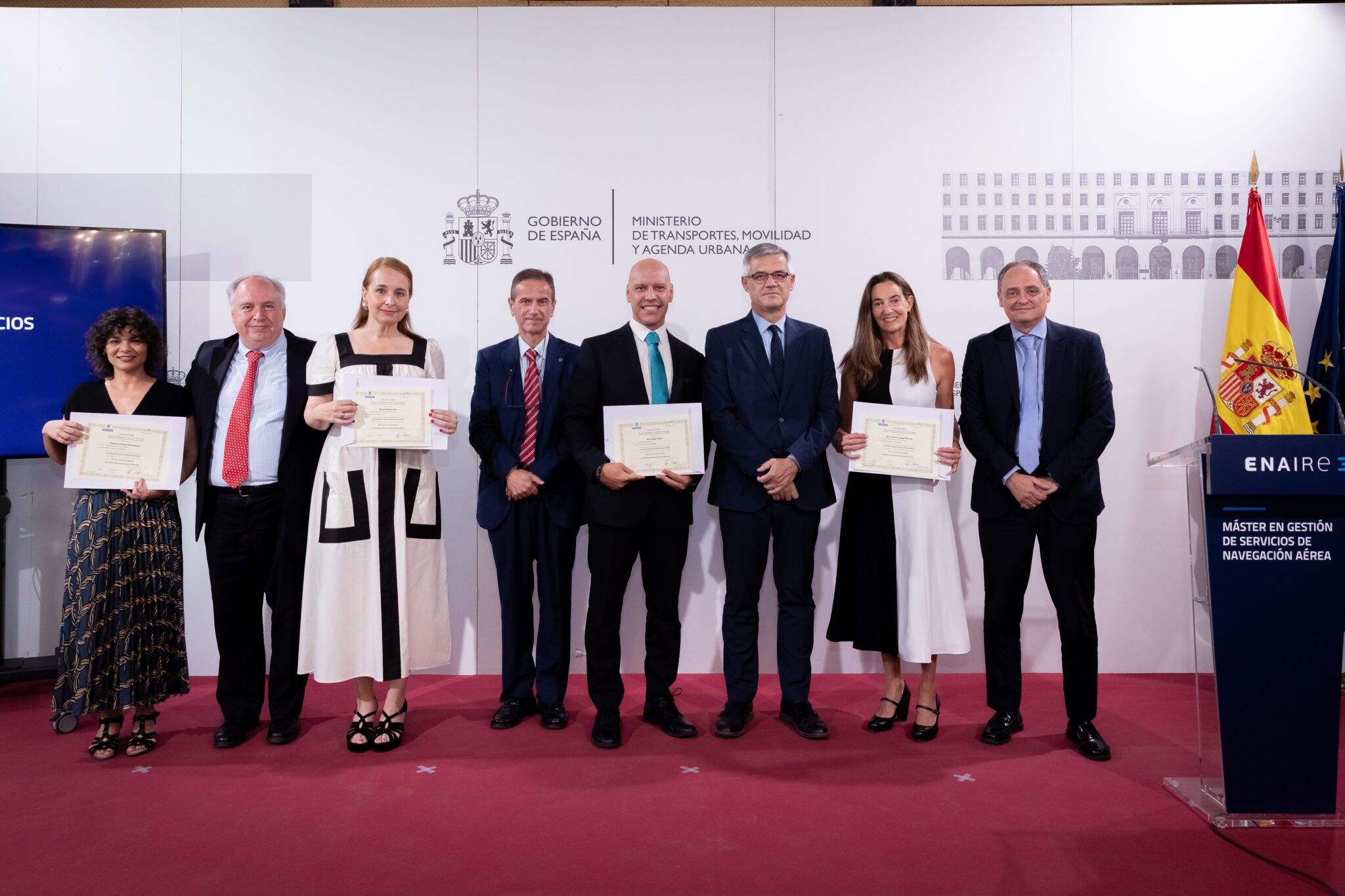 ENAIRE entrega diplomas de navegación aérea