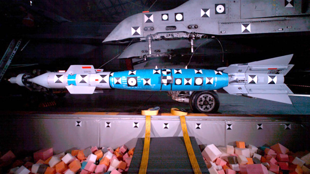 ¡Bombas fuera! - Fly News