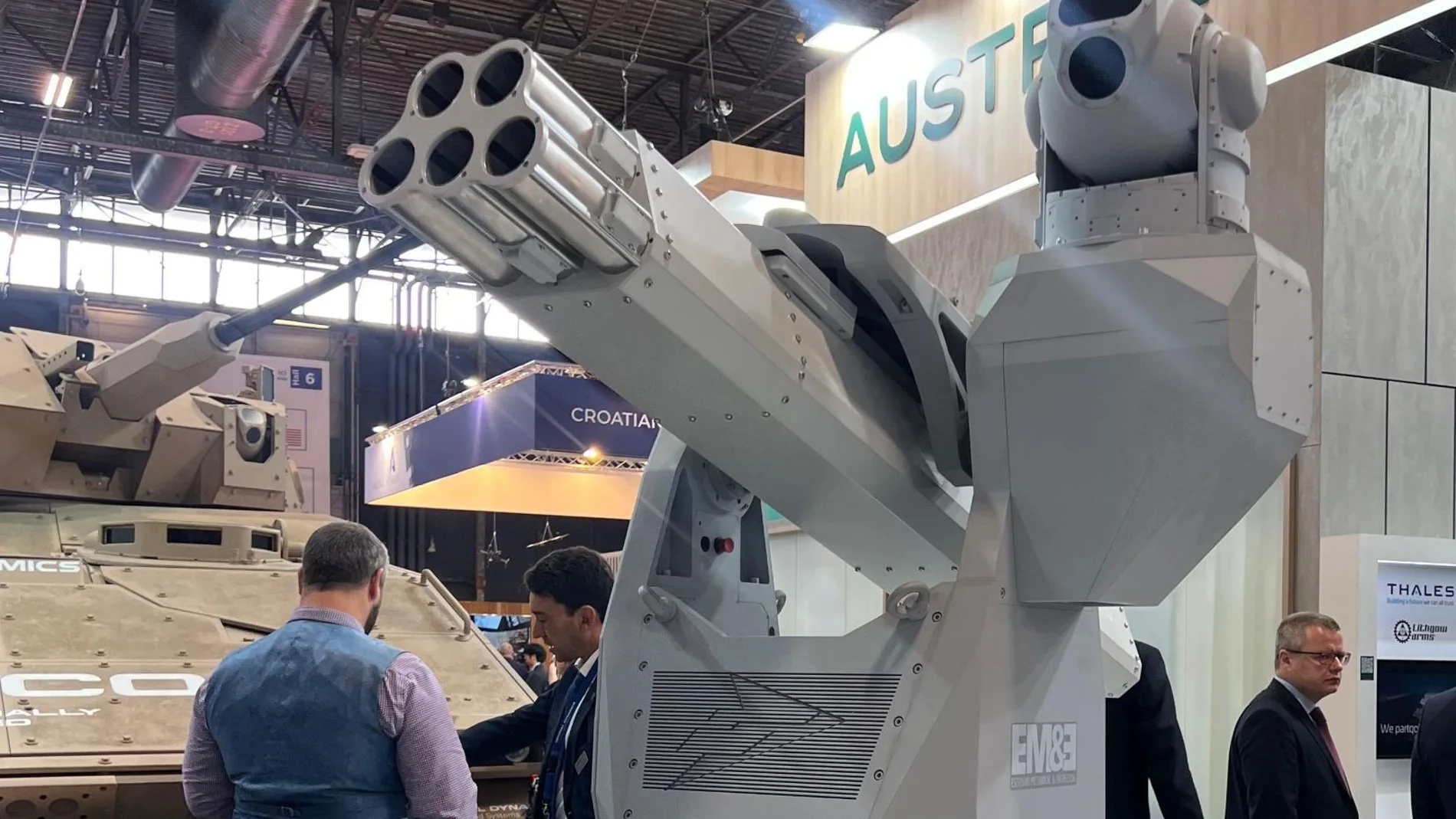 Escribano aumenta su participación en Indra al 14,3 por ciento - Fly News