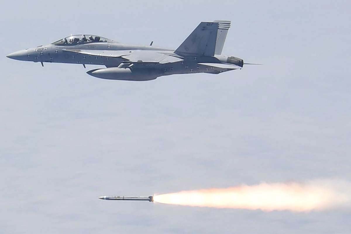 Northrop Grumman autorizada a iniciar la producción del misil AGM-88G ...