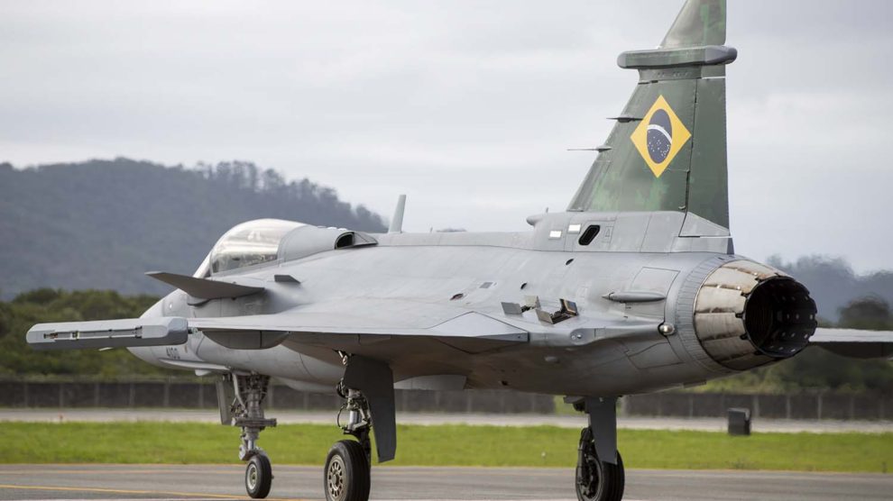 El Gripen vuela el Brasil - Fly News
