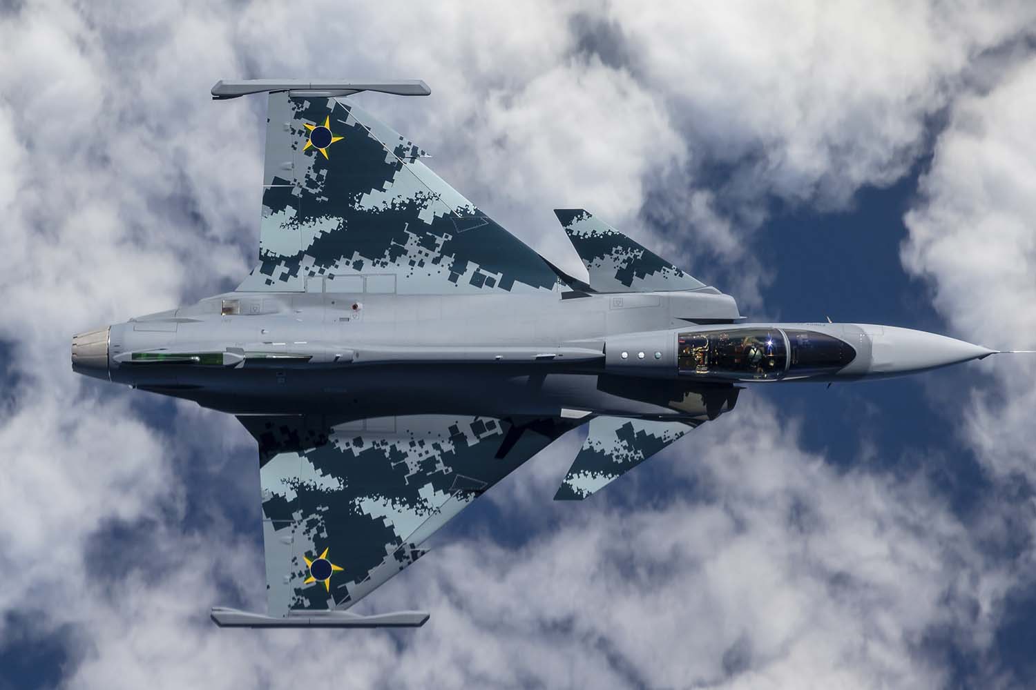 Comienza la producción de las primeras piezas brasileñas para el Gripen ...