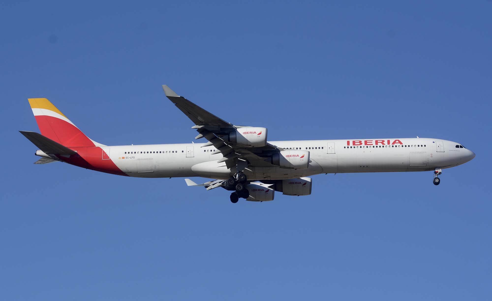 Iberia incrementa a 10 sus vuelos semanales a Santiago de Chile - Fly News