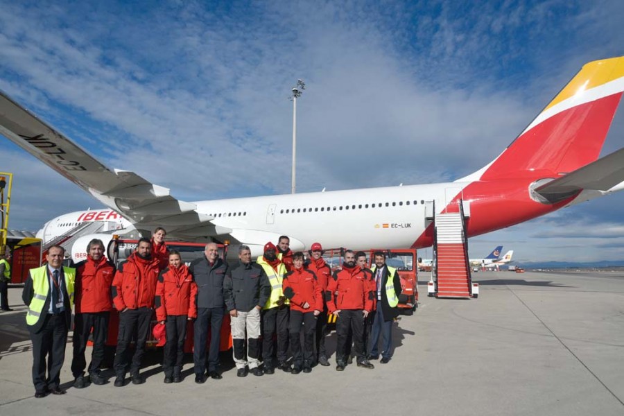 El personal de rampa de Iberia estrena uniformes - Fly News