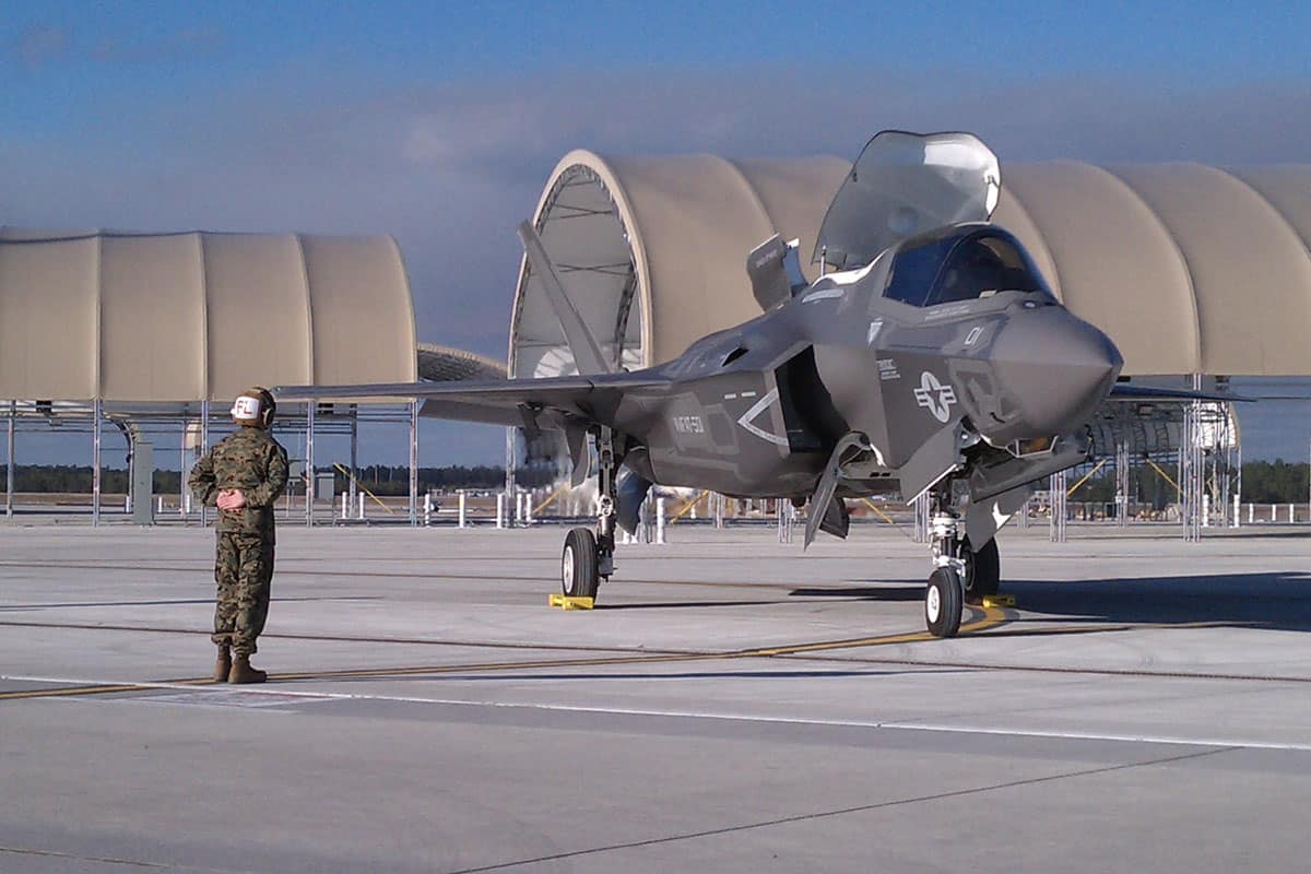 Se estrella un F-35 tras chocar en vuelo con un KC-130 - Fly News