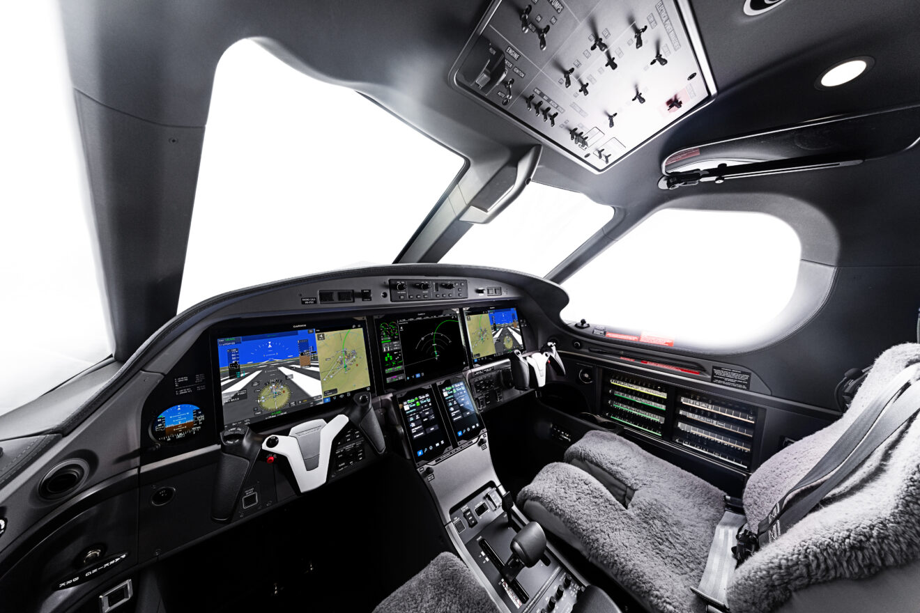 Pilatus entrega el primer PC-12 PRO - Fly News