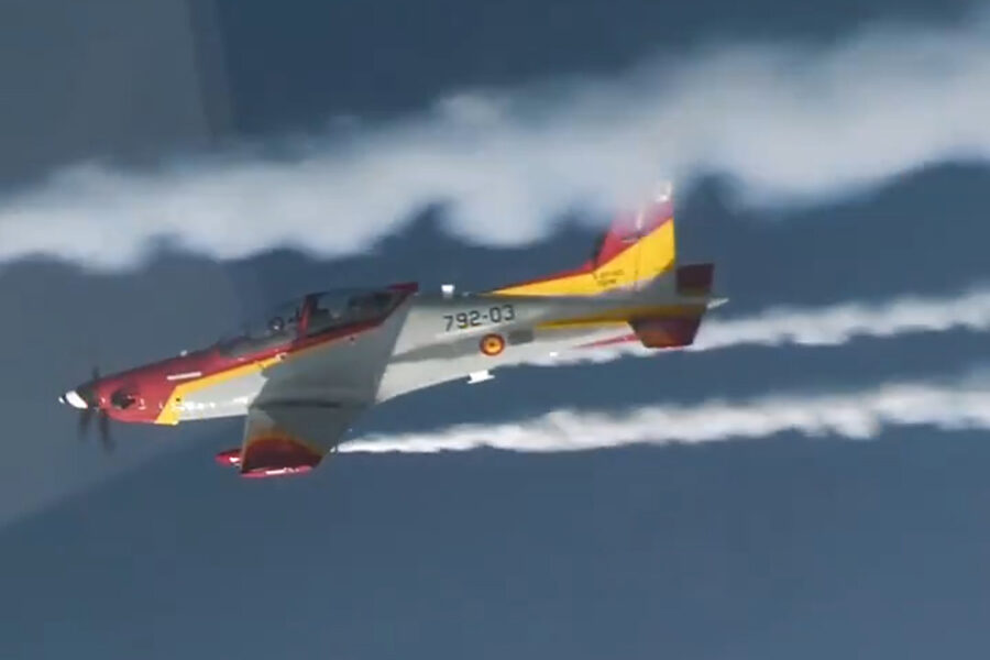 Aire 25, adiós con estilo al CASA C-101 de la Patrulla Águila - Fly News
