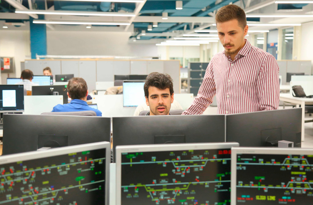 Indra Group busca más de 2.400 profesionales - Fly News