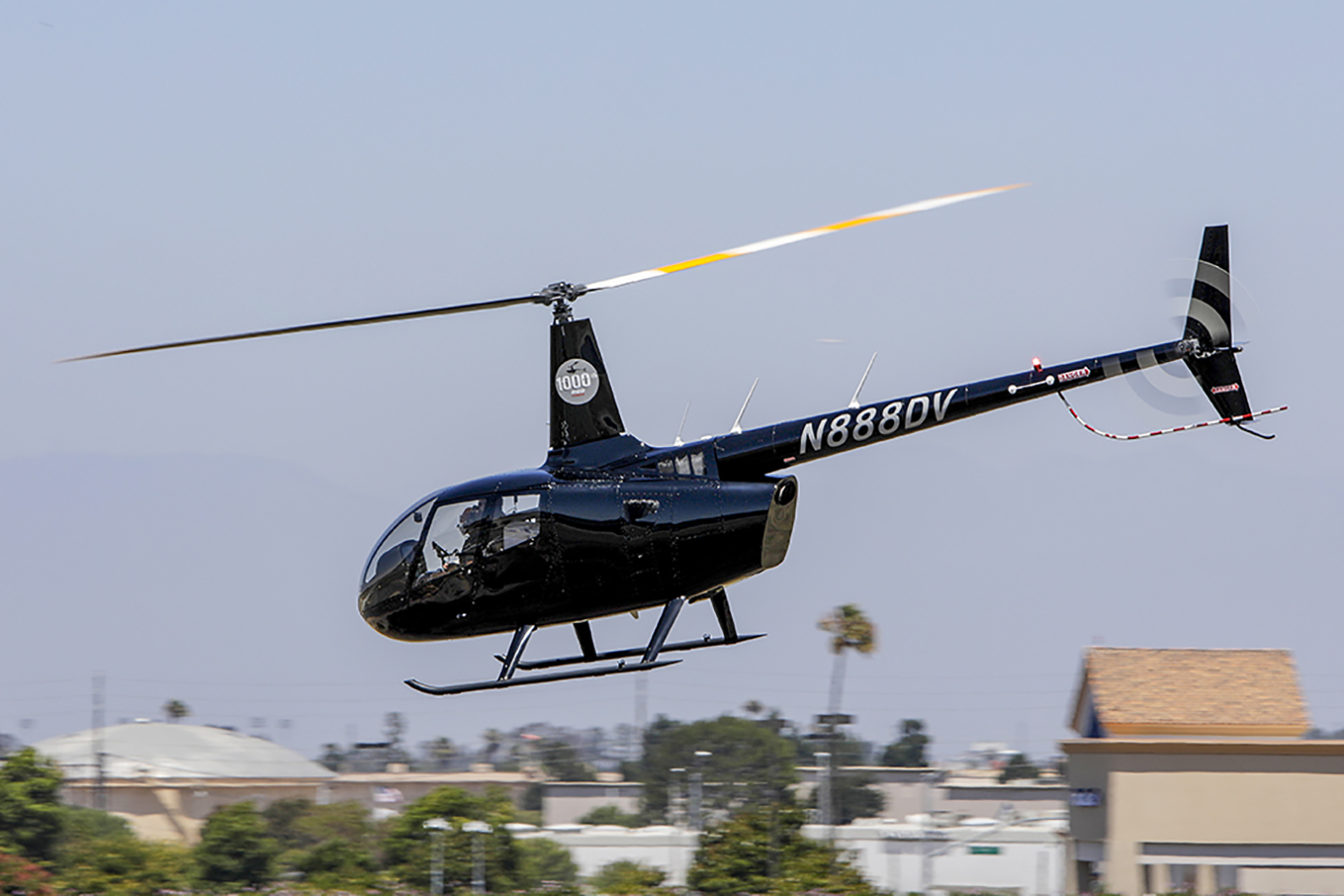 Robinson entrega el R66 número 1000 - Fly News