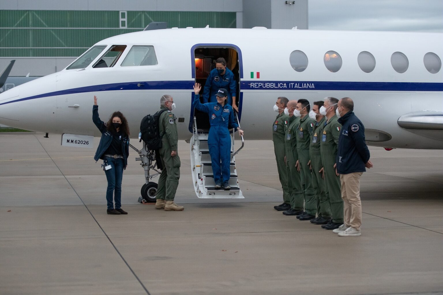 La astronauta de la ESA Samantha Cristoforetti ha vuelto a la Tierra