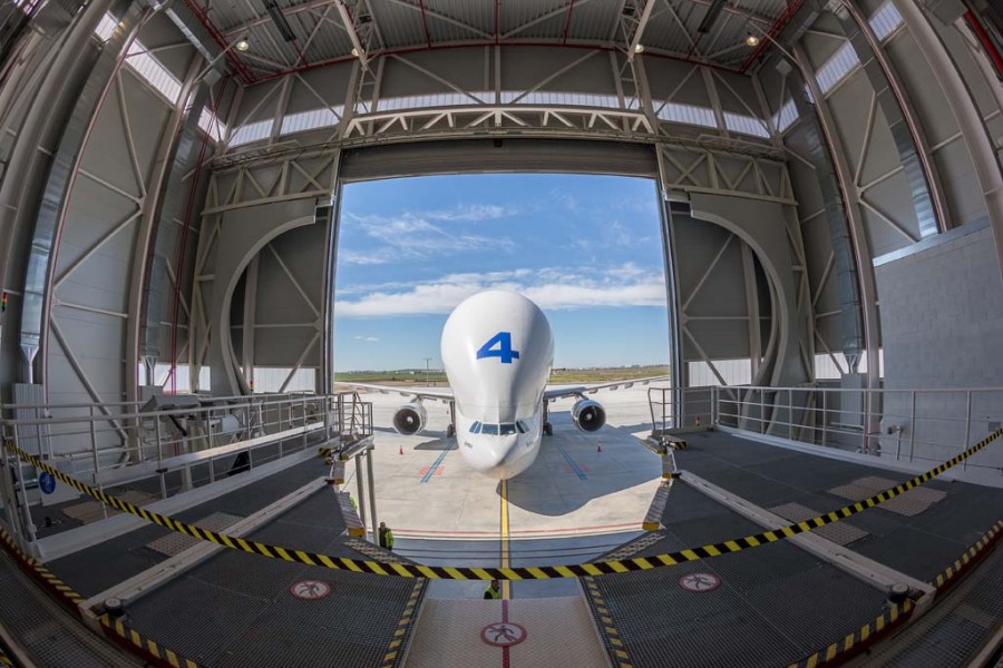 Airbus abre en Getafe su hangar para la carga del Beluga - Fly News